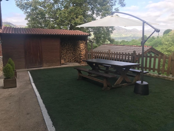 Country House 'La Campanona' With Mountain View, Private Terrace And Wi-fi - Ponga