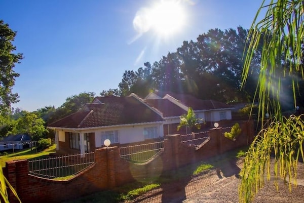 Mountain View Holiday Home - Harare