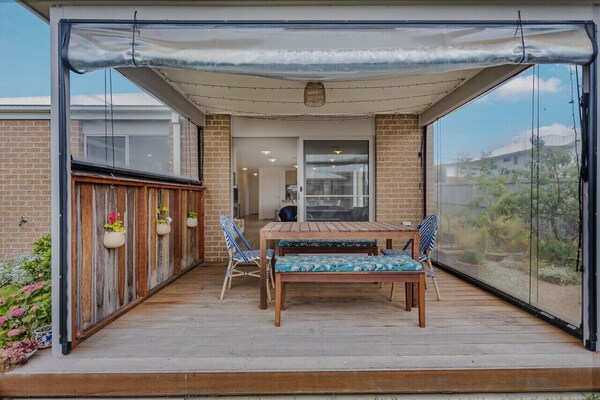 Sleeps 6 - Private Deck - Reading Bungalow - Torquay, Australia