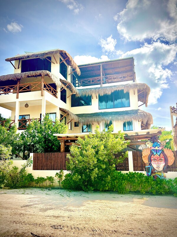 Spacious 6-bedroom Villa In Holbox With Ocean View, Private Pool, Wifi, And Ac - Isla Holbox