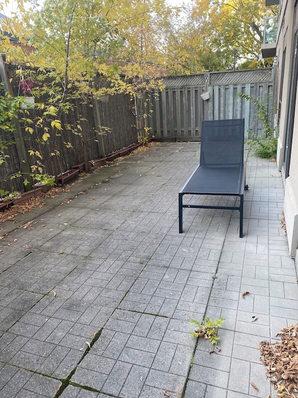 Large 2+2+den, Private Terrace, Gym, Sauna, Garage, Walk To Subway! - Vaughan