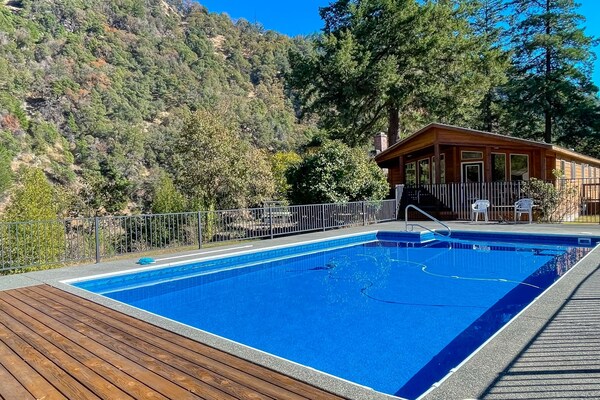 Tranquil Riverfront Getaway, Private Pool, Seasonal Fruit Trees, & Fishing - Humboldt County, CA