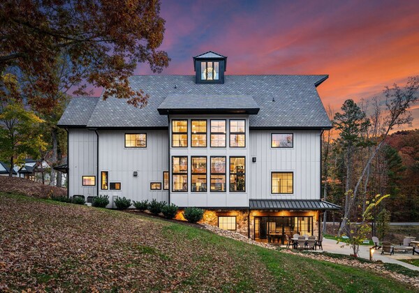 The Grand On Greenbay-7 Bedrooms | Sleeps 21| Modern New Build - Davidson, NC