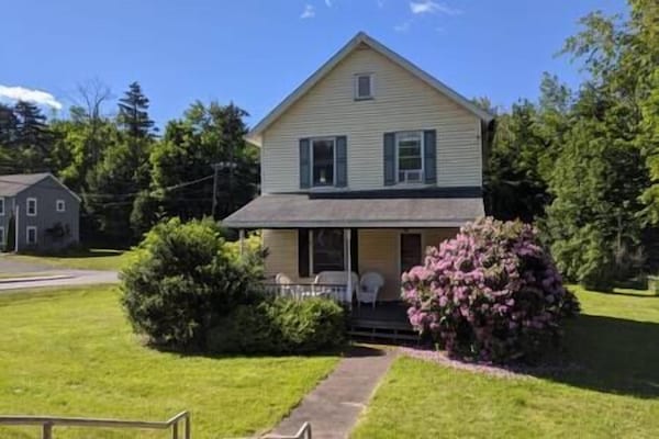 Main Street Lodge -Quick Walkto Lake - Tannersville, NY