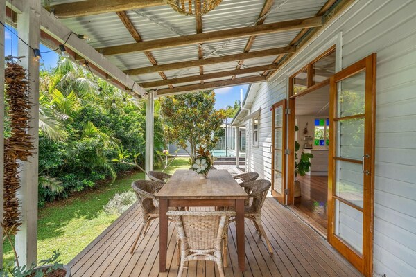Hinterland Views - Pet Friendly - Charming Pet Friendly Queenslander With Pool - Lennox Head