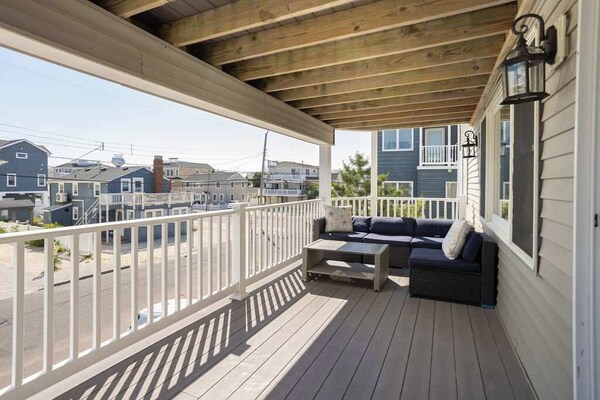 4 Br Beach Block Oceanview Home - Game Room, Hot Tub, Beach Chairs & Umbrellas, - Beach Haven, NJ