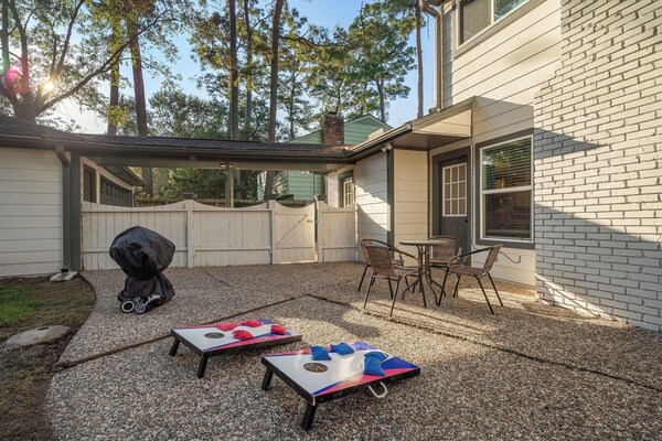 Houston Getaway | Yard Bbq | Game Room | Sleep 16 - Spring, TX