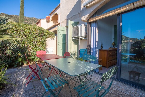 Apartment 'Pramousiquer D23' With Mountain View, Shared Pool And Air Conditioning - Hyères