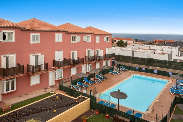 Vacation Home 'Ribes' With Sea View, Shared Pool And Wi-fi - Antigua