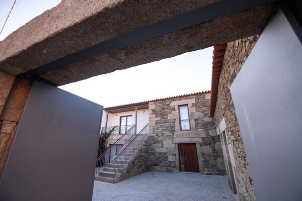 Maison Ancienne Restaurée Dans Le Douro, Vila Real. Confort Et Tranquillité. - Vila Real
