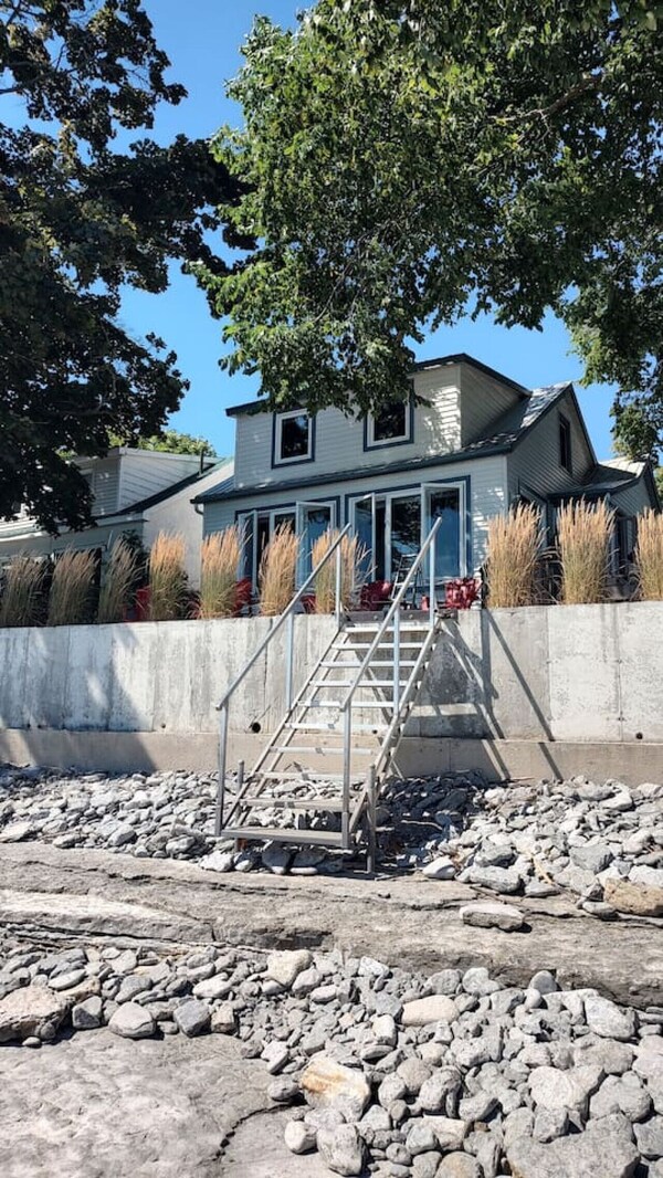 Sakura Cottage - Serenity On Pec Waterfront - Prince Edward