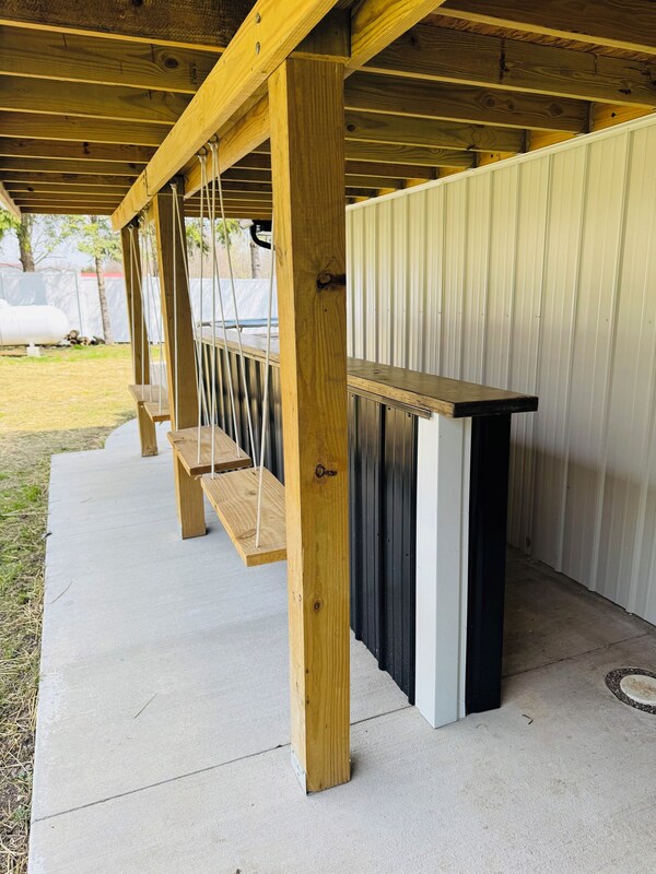 Newly Renovated 2-bedroom 2-bath Lakehouse With A Tiki Bar On Nettle Lake ! - Montpelier, OH