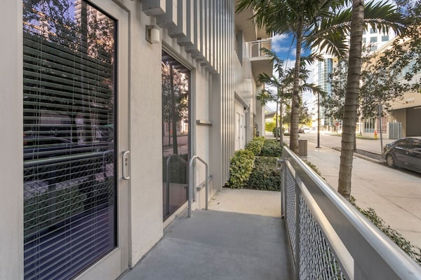 Comfort & Convenience: 2br Unit With Free Parking! - Miami