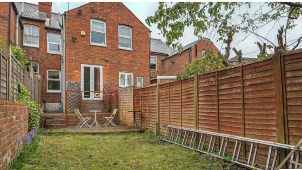 2 Bed House Close To Reading Town Centre - Henley-on-Thames