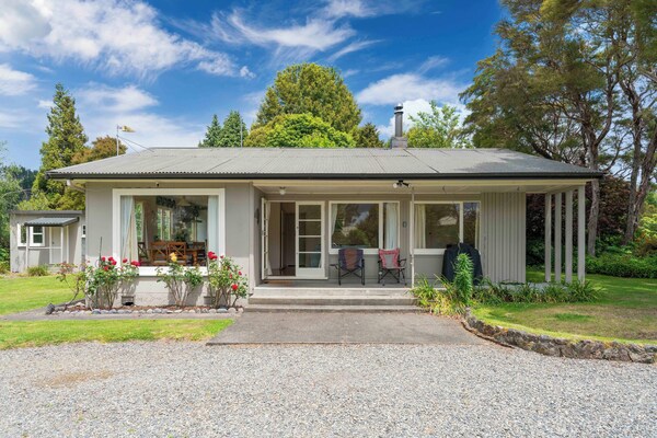Tongariro Base Camp - Turangi Holiday Home - トゥランギ