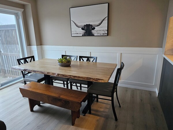 Modern Home By Georgian Bay W/ Hot Tub. Pet Friendly!! - Midland