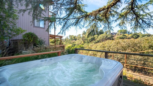 Charming 3 Bd Retreat - Spa, Ev Charger, Views - Petaluma, CA