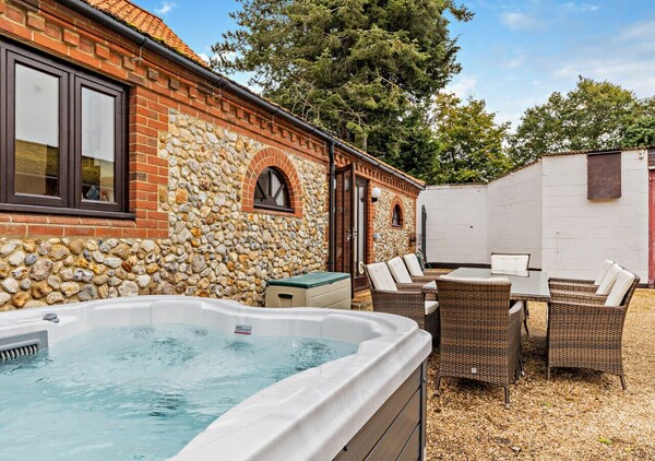 Homelands - Litcham - Four Bedroom House, Sleeps 8 - Swaffham