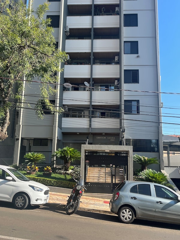Chic 3-bedroom Apartment With Wifi, Ac In Vibrant Centro Londrina - Londrina