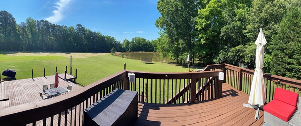 Spacious Lake Front Retreat 7bd Slps 14+, Hoops, Gym, Deck, Theater Chez Sah Wah - Covington, GA