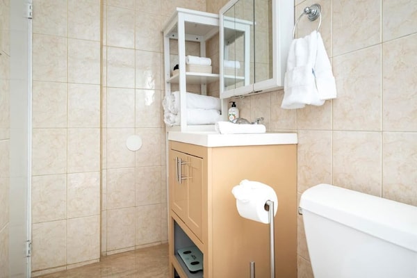 Charming 2-bedroom Apartment With Parking In Lovely Somerville - Waltham, MA