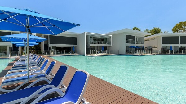 54 Pool Resort | Port Douglas - Port Douglas