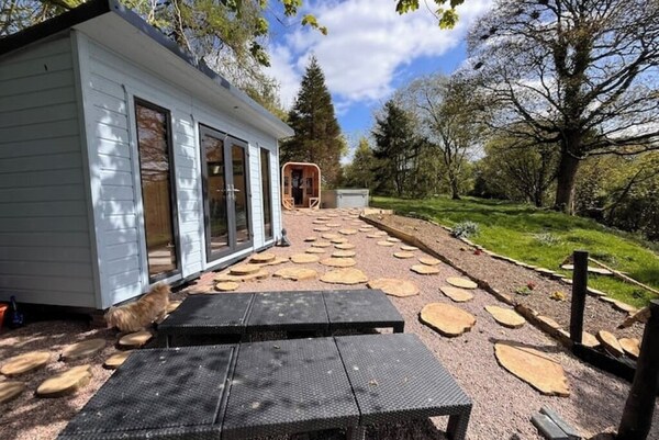 Lough Sillan Lakeside Cottages - Adults Only - Outdoor Spa - Sleeps 6-8\n\n - Meath