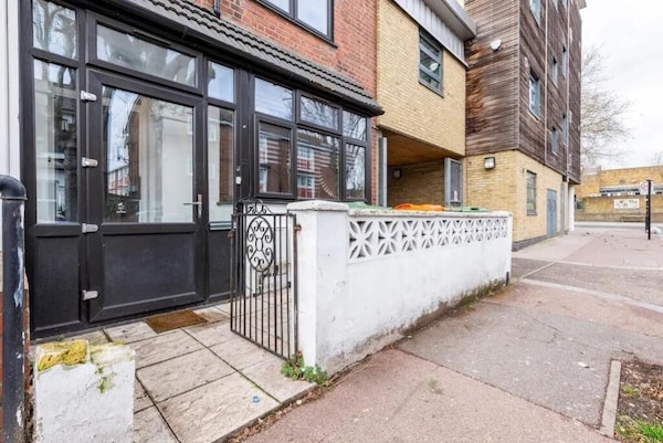 Comfystay-london : Double Room\n - Woolwich