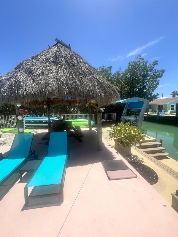 Tiki Time~ Private Pool, 65` Dock & Ocean Access! - Marathon, FL