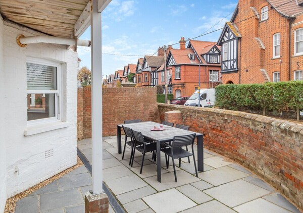 Meri Rauha - Two Bedroom House, Sleeps 4 - Felixstowe