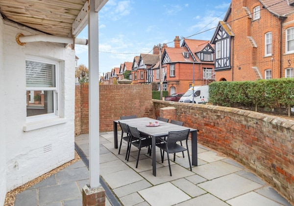 Meri Rauha - Two Bedroom House, Sleeps 4 - Felixstowe