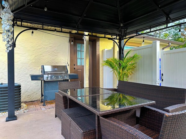 Enchanted 2 Bedroom Home Near Downtown Winter Garden - Winter Garden, FL
