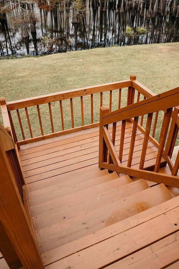 Lakefront Getaway, The Perch-deck, Grill, Fire Pit, Fun! - Candy Cane Lane, Calhoun