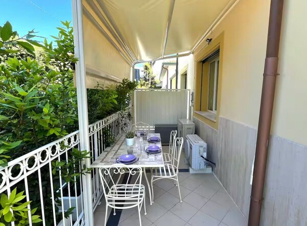 2 Bedrooms 50m From The Sea+private Parking - Forte dei Marmi