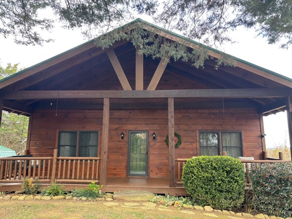 Great Family Retreat!  Lakefront Property With Dock. Best Views! Near Dollywood - Dandridge, TN