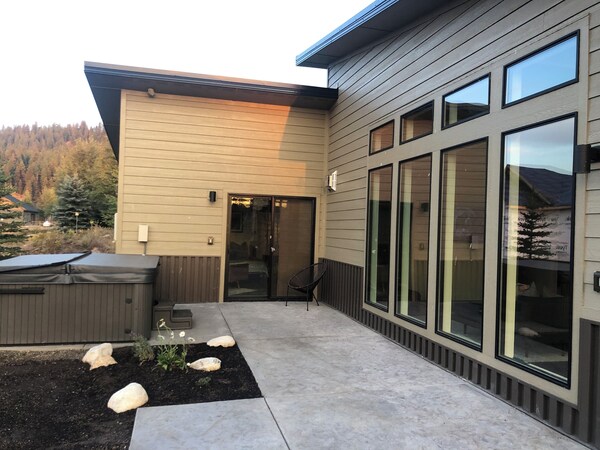 Pines Place- Spacious 4 Bedroom 3 Bath Home In Mccall With Modern Amenities - McCall, ID