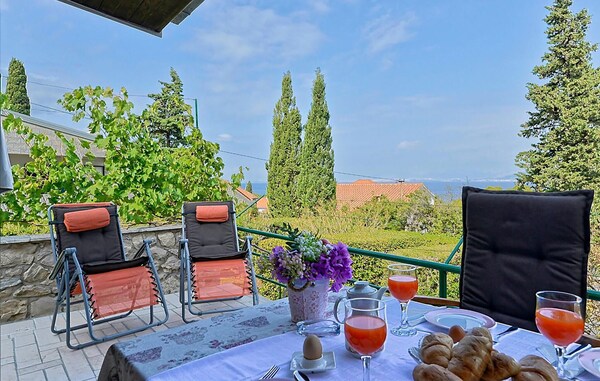 Schönes Haus Mit 2 Schlafzimmern In. - Brač