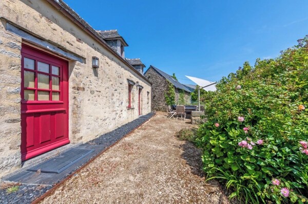 Maison De Vacances 'La Longère - Piscine - Spa - Jardin' Avec Piscine Partagée, Terrasse Et Wi-fi - Réservoir de Saint-Michel