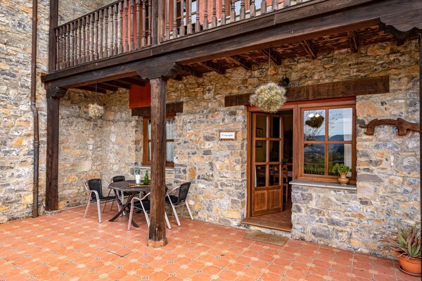 Apartment 'Ortografía' With Mountain View, Private Terrace And Wi-fi - Villaviciosa