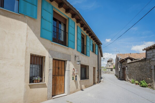 Casa Rural 'El Capricho De Ana' Con Vistas A La Montaña, Terraza Privada Y Wi-fi - Béjar