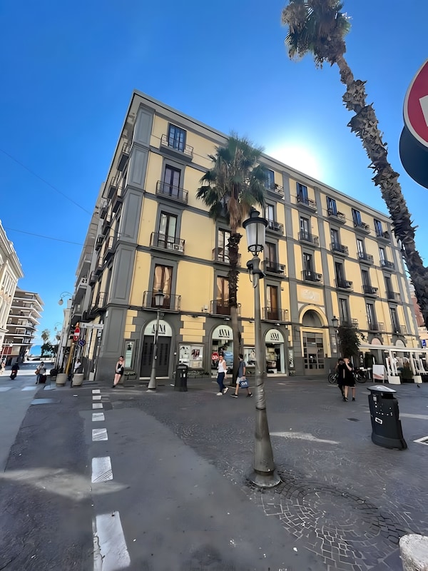 Room 'Al Corso' With Wi-fi And Air Conditioning - Salerno