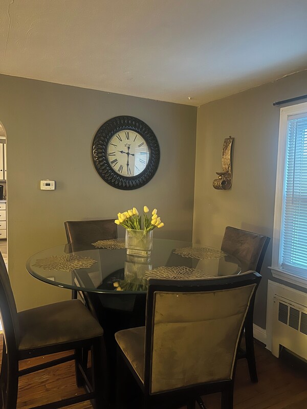 Cozy 2-bedroom Apartment In Charming West Hartford With Wifi - Hartford, CT