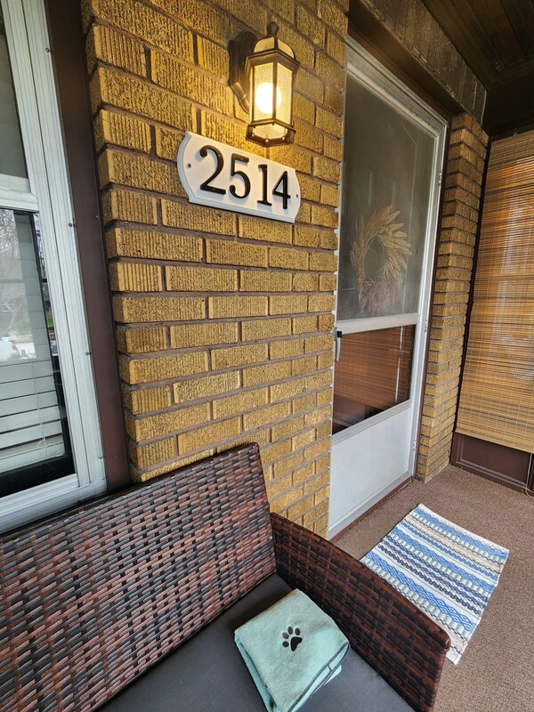 Katherine's Cozy Bungalow! No Check-out List!! - Terre Haute, IN