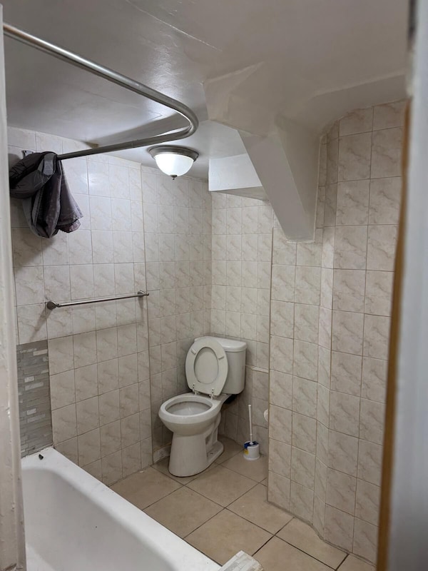 Charming 2-bedroom Apartment In Fabulous Queens With Wifi, Ac - Roslyn, NY