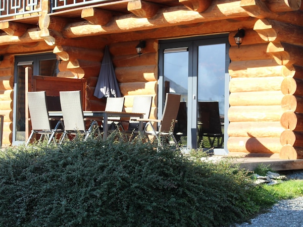 Mooi Boomstammenhuis Nabij Topskigebied - Weissensee