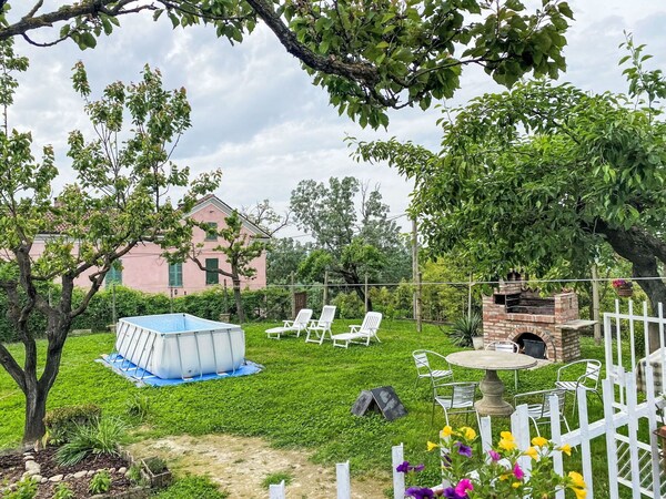 Casa De Vacaciones Privada Con Piscina Privada, Wifi, Tv, Patio, Mascotas Permitida, Aparcamiento - Asti, Italia