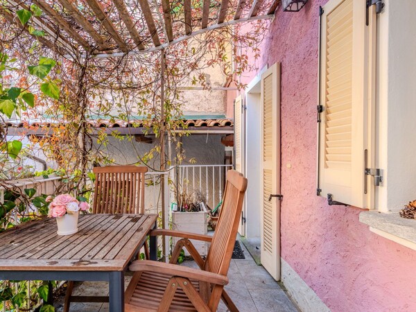 Wonderful Private Villa For 3 People With Wifi, Tv, Terrace, Pets Allowed And Parking - Dervio