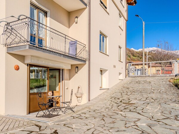 Angenehme Wohnung Für 4 Leute Mit  W-lan, Whirlpool, Tv, Terrasse Und Parkplatz - Comer See