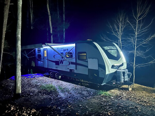 Cozy Smoky Mtn Rv With Wifi And Heat/ac Near Cades Cove - Townsend, TN