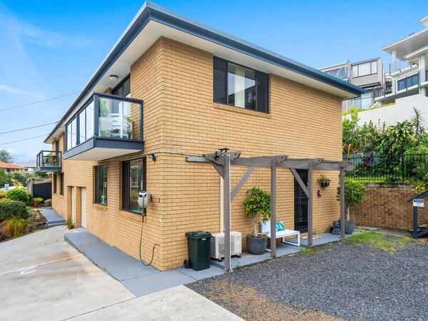 Salt & Sand Getaway - Coastal Paradise At Bayside Duplex With Stunning Shaws Bay Views - Ballina